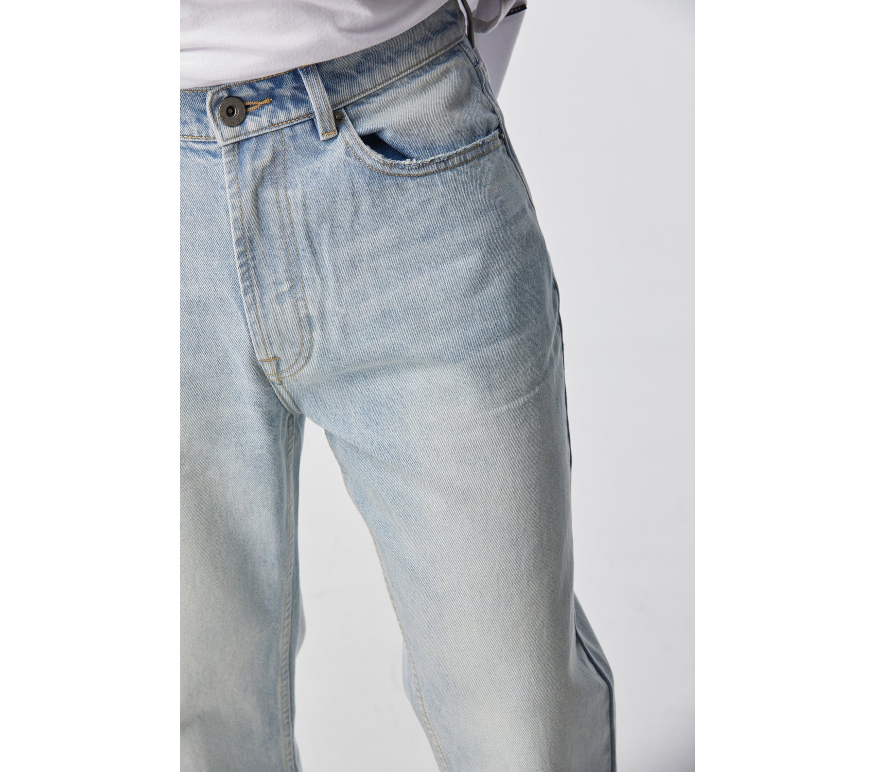 Cropped 90s Denim - Light Vintage Blue